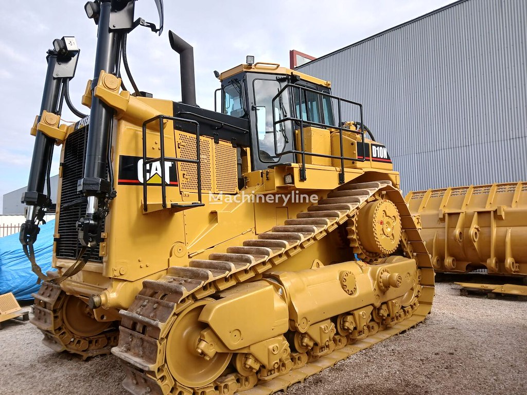 Caterpillar D10N buldožer