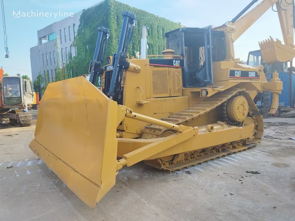 Caterpillar D8R buldožer