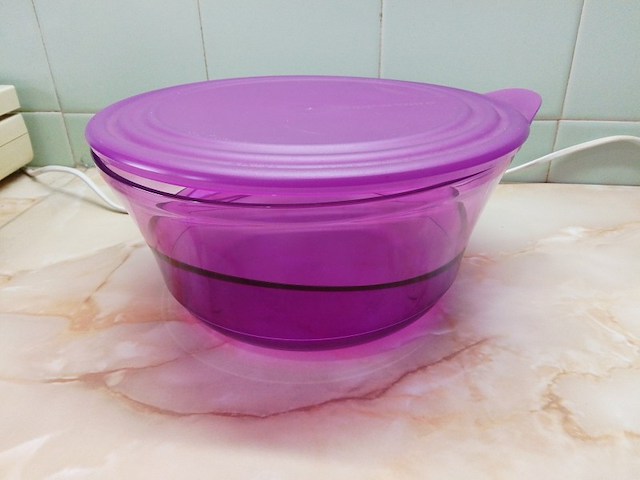 Tupperware posuda 2,3l