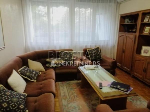 Gandijeva, Trosoban stan za izdavanje, 85m2, 850€