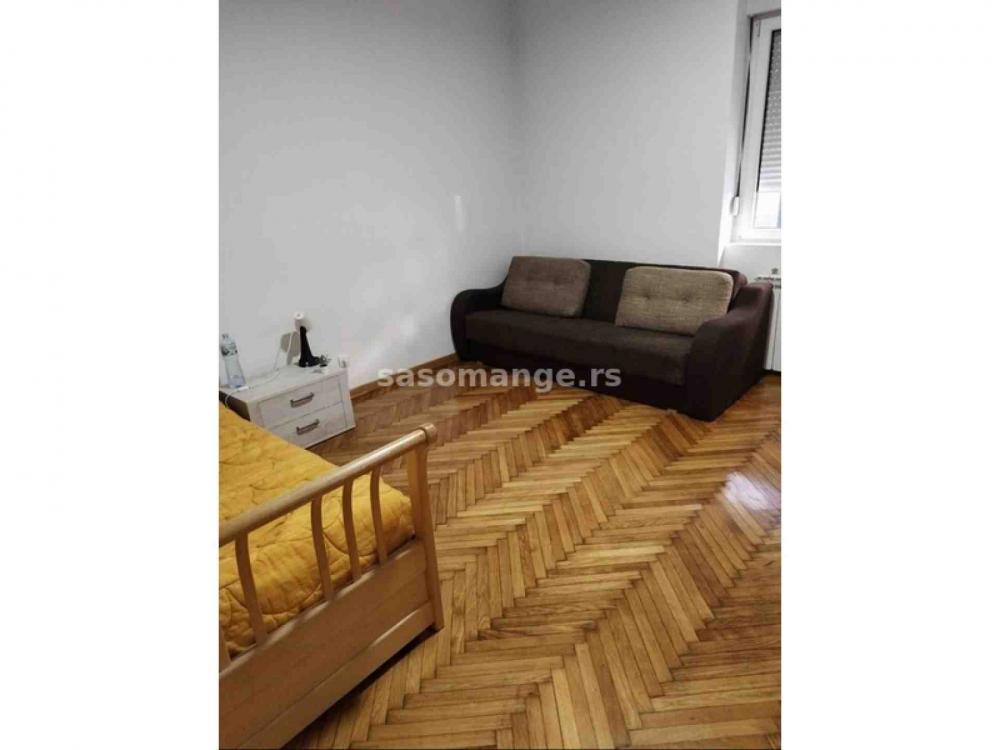 Vlajkovićeva, Trosoban stan za izdavanje, 65m2, 850€