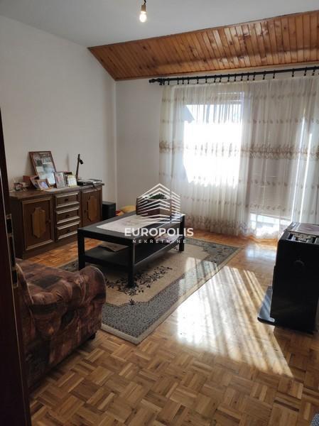 Kuća na prodaju, 500m2, 160.000€