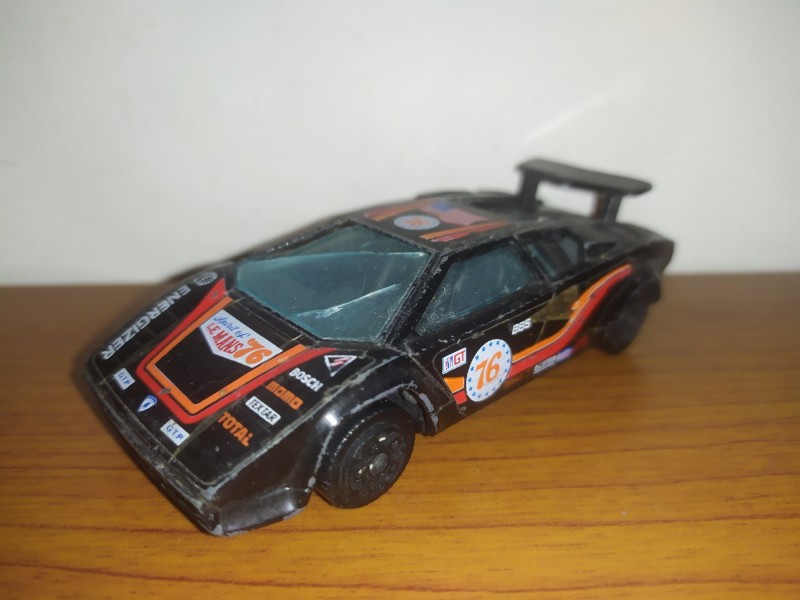 Burago Lamborghini Countach 5000 1:43