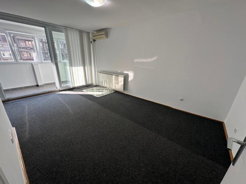 Novi Beograd-Blok 22-Odmah useljiv-65m2 ID#2807 750 €