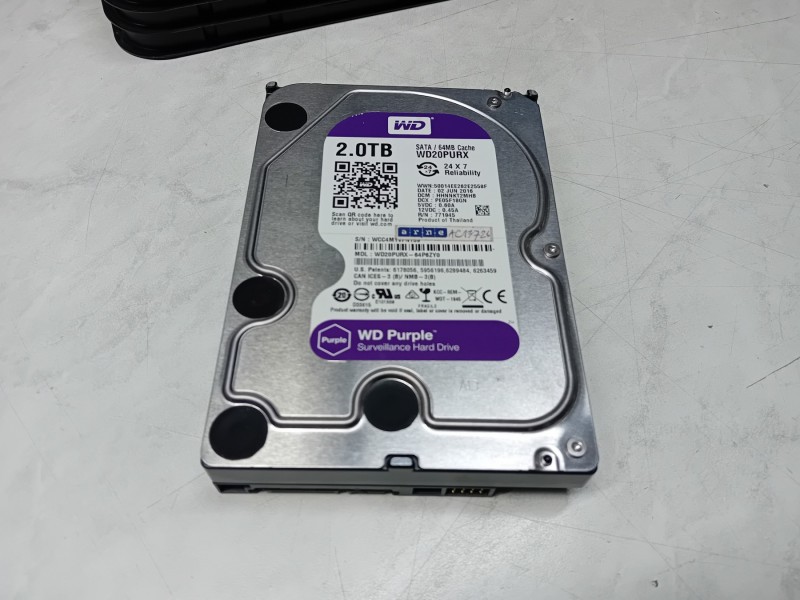 WD Purple 2tb sata III ispravan malo radio win 10 na