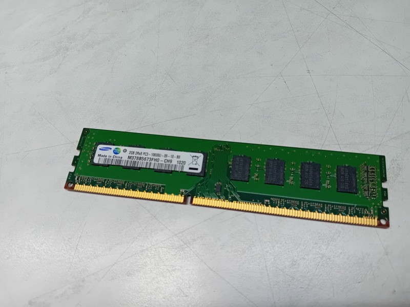 2gb ddr3 1333mhz samsung ispravna