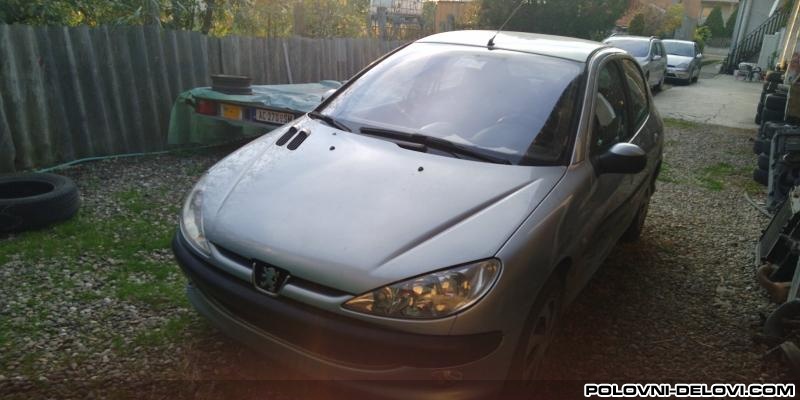 Peugeot 206 Kompletan Auto U Delovima