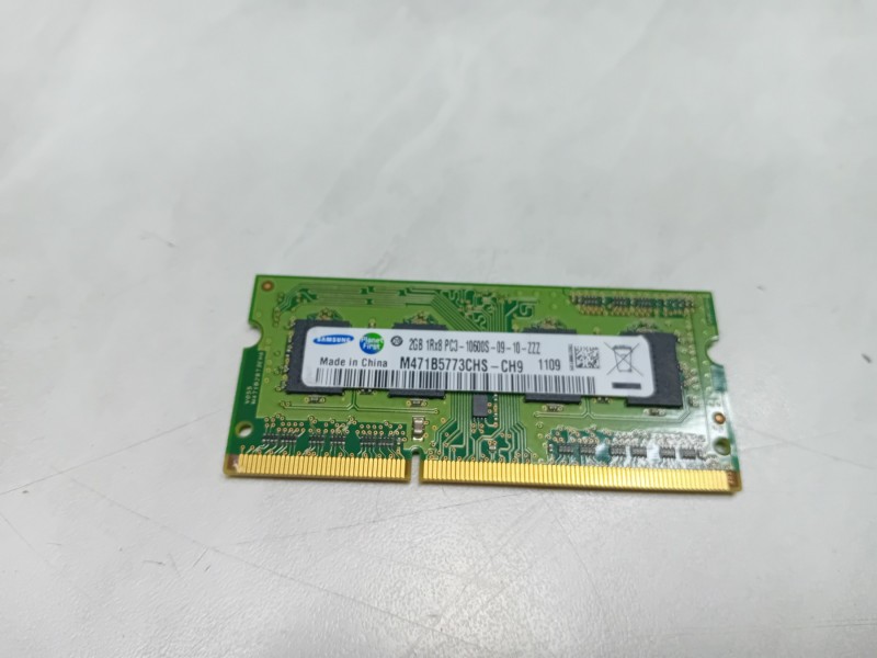 2gb ddr3 1333mhz samsung za laptop ispravna