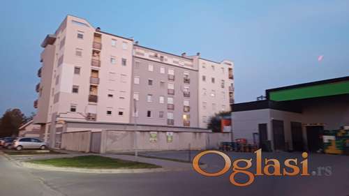 POVOLJNO 1050eur/m2, odlican stan u Zrenjaninu 82m2