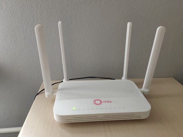 Optički modem Huawei EchoLife HG8245W5-6T GPON