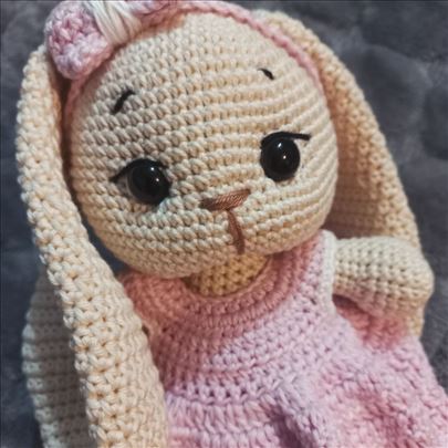 Heklana igračka zeka, amigurumi