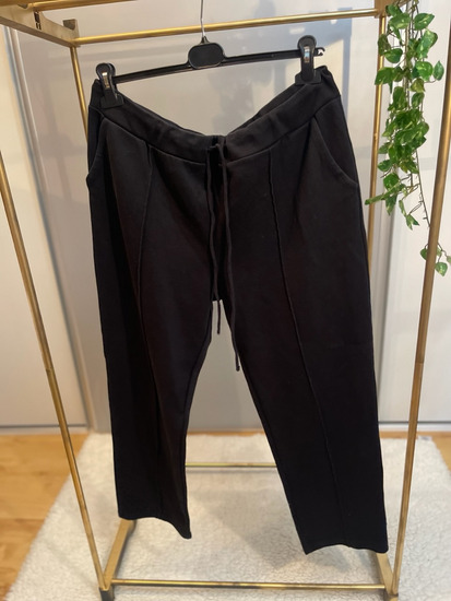 Waikiki nove crne pantalone