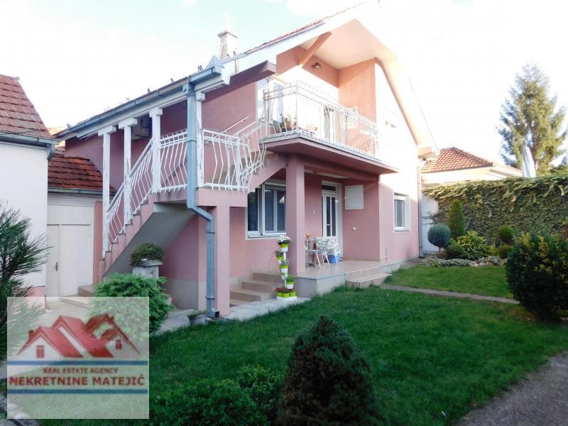 DVE KUĆE KOD BOLNICE 176M2+3,2 ARA PLACA----160.000 E