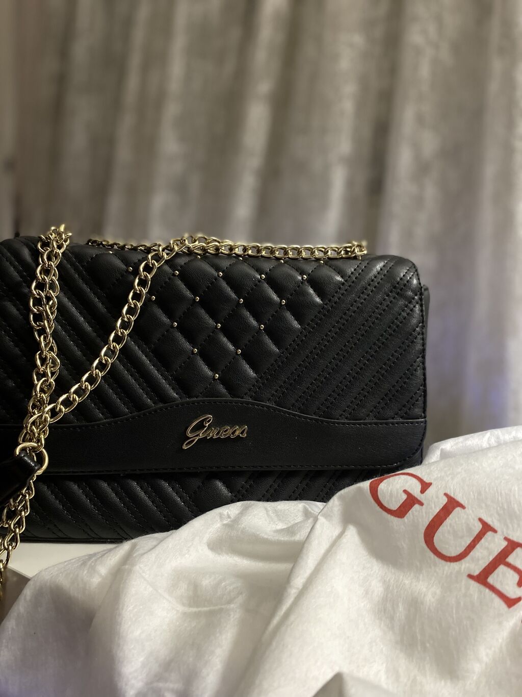 Torba za rame, Guess