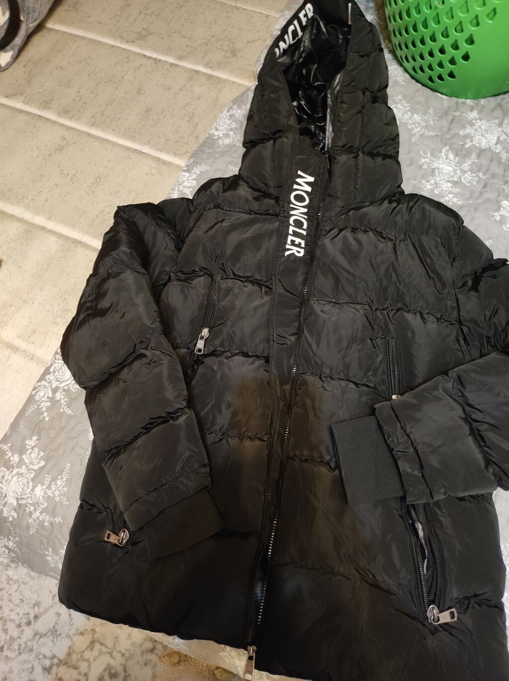 Moncler jakna,nije original,ali odlicna kopija.Veoma