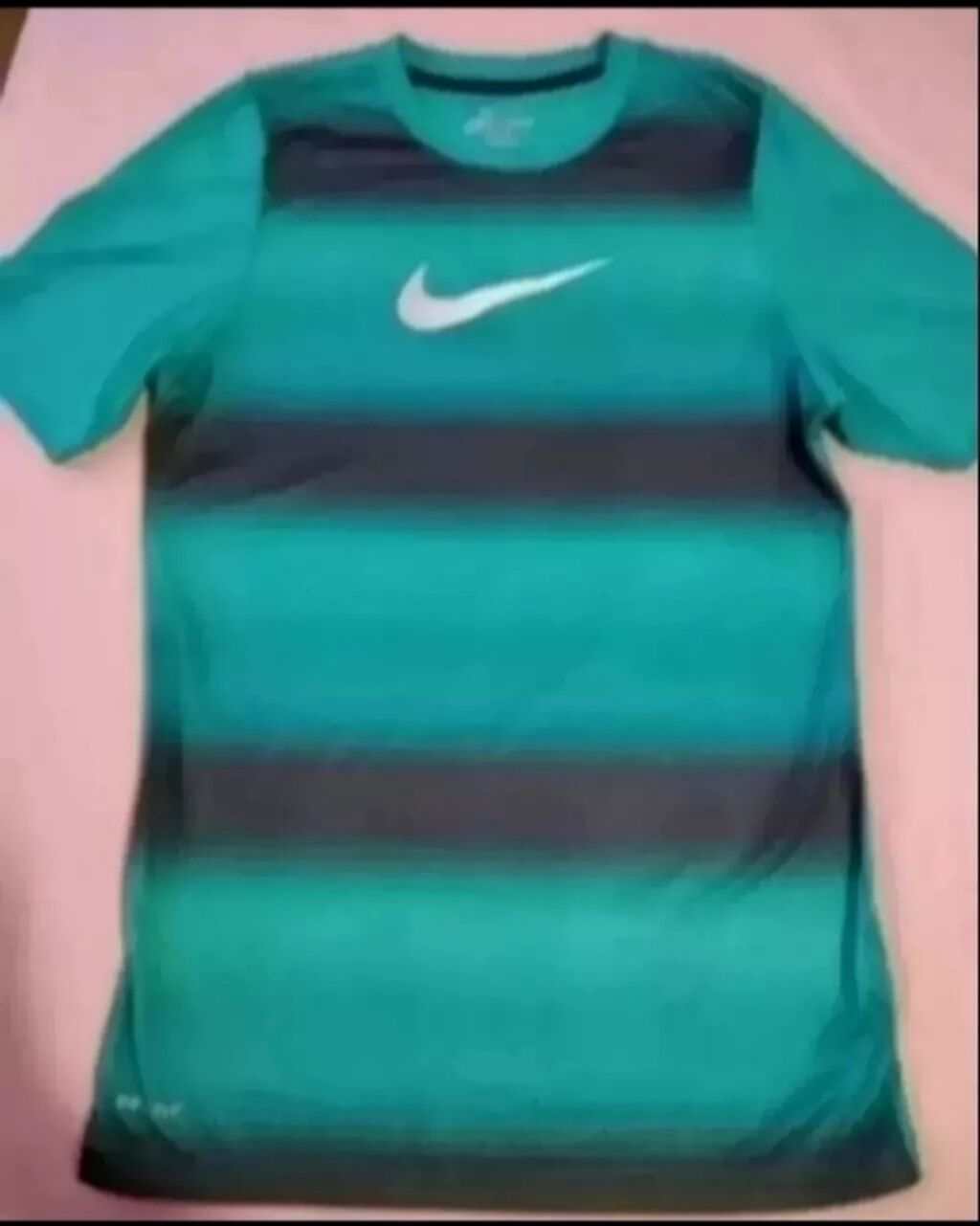 Nike sportska majica vel. S u dobrom stanju