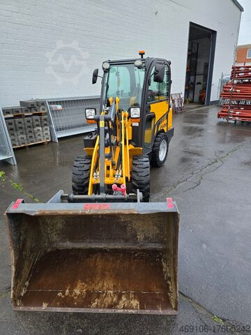 Skid volani
Schäffer 2428 SLT