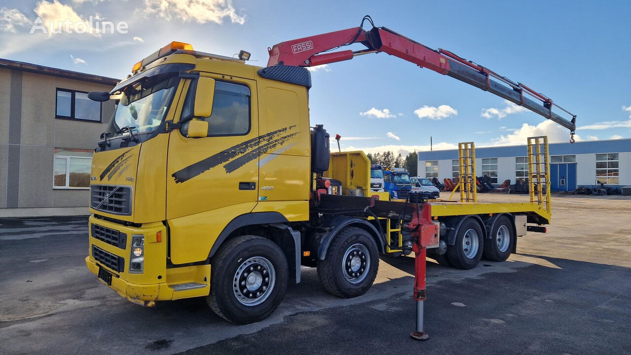 Volvo FH12 8X4 460 Fassi F230 kamion s ravnom platformom