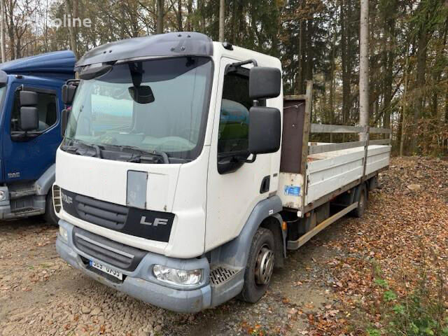 DAF LF 220 kamion s ravnom platformom