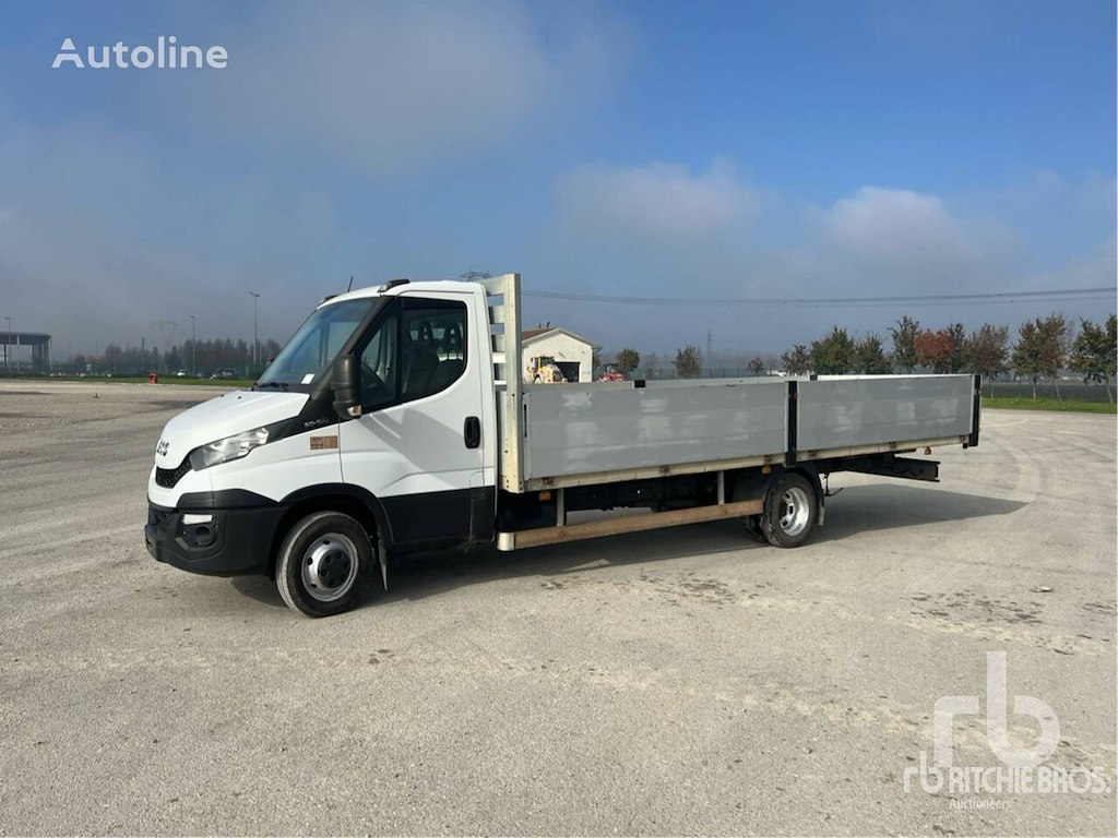 Prodaje se IVECO DAILY 50-150 4x2 kamion s ravnom platformom < 3.5t na aukciji