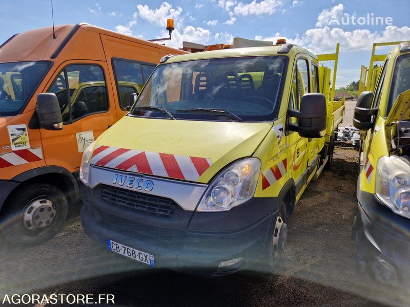 Prodaje se IVECO 50c15 kamion s ravnom platformom < 3.5t na aukciji