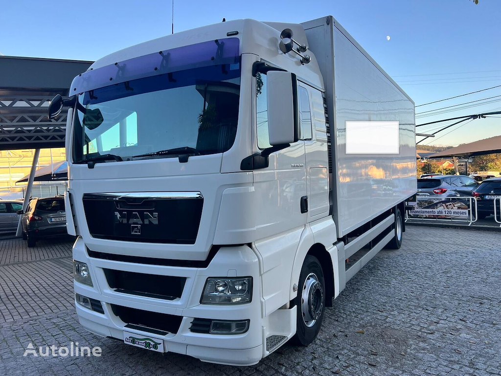 MAN TGX 18.360 19T C/Plataforma 2000 kg Retratil kamion furgon