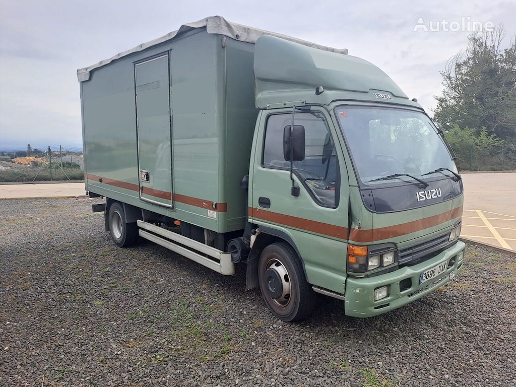 Isuzu NPQR70 kamion furgon