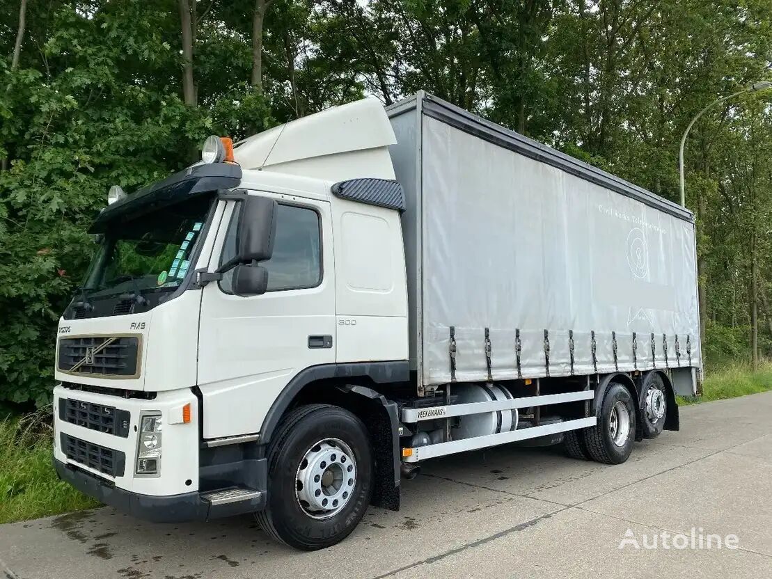 Volvo FM 300 kamion sa klizna zavesa cerada