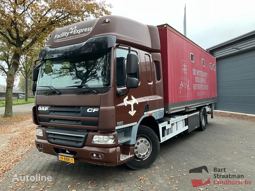 DAF FA CF65 4x2 Euro 5 Paardenwagen geschikt voor 5 / 6 paarden kamion za prevoz konja