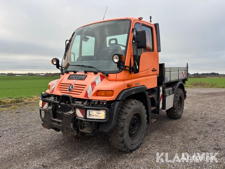 Prodaje se Mercedes-Benz Unimog U300 masinu za ciscenje snijega na aukciji