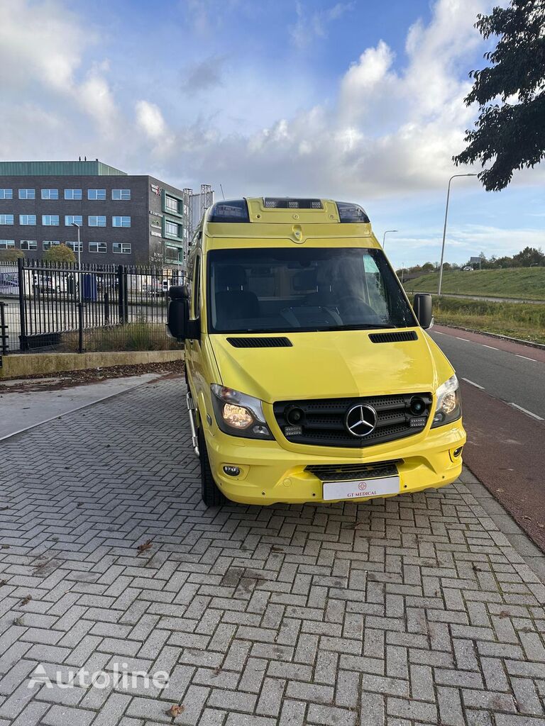 Mercedes-Benz Sprinter 319 vozilo hitne pomoći