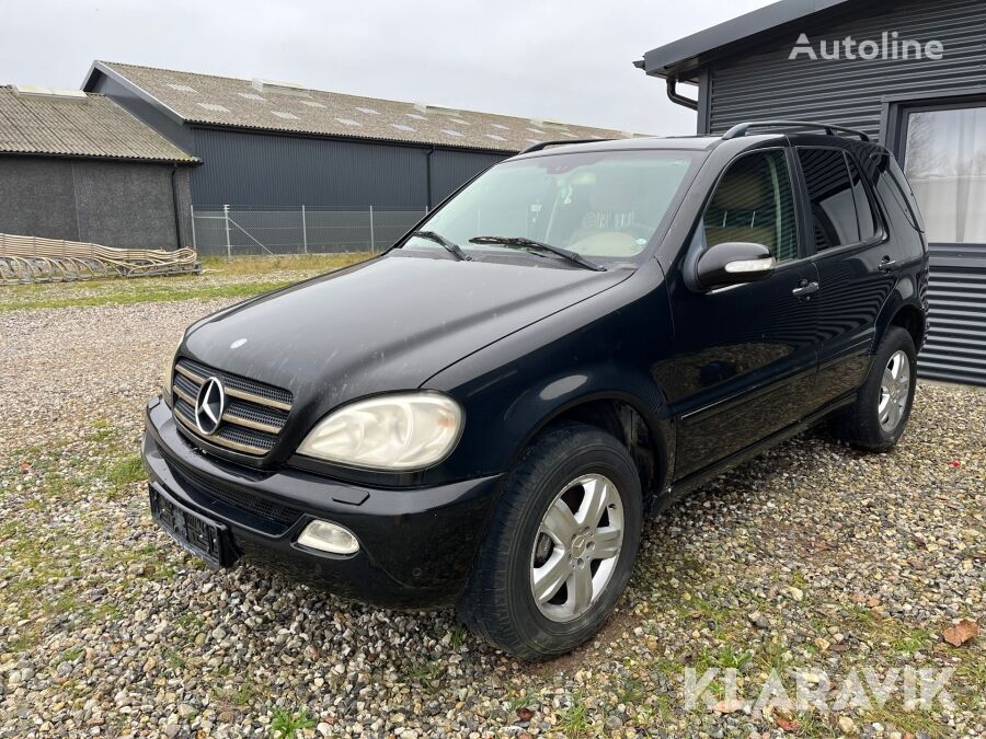 Prodaje se Mercedes-Benz ML 400 krosover na aukciji