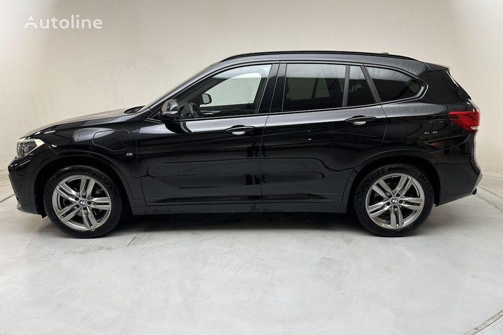 Prodaje se BMW X1 krosover na aukciji