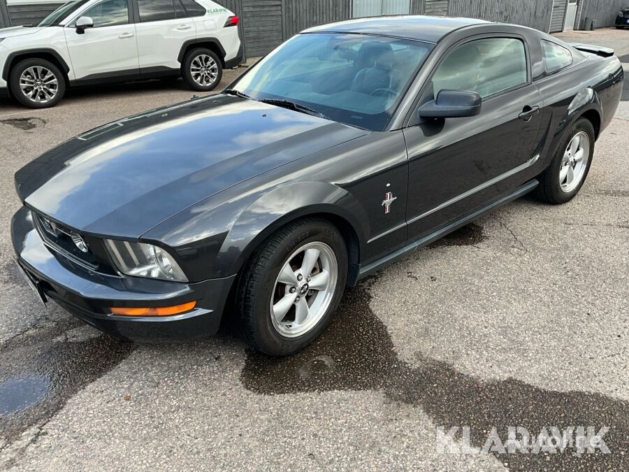 Prodaje se Ford Mustang kupe na aukciji