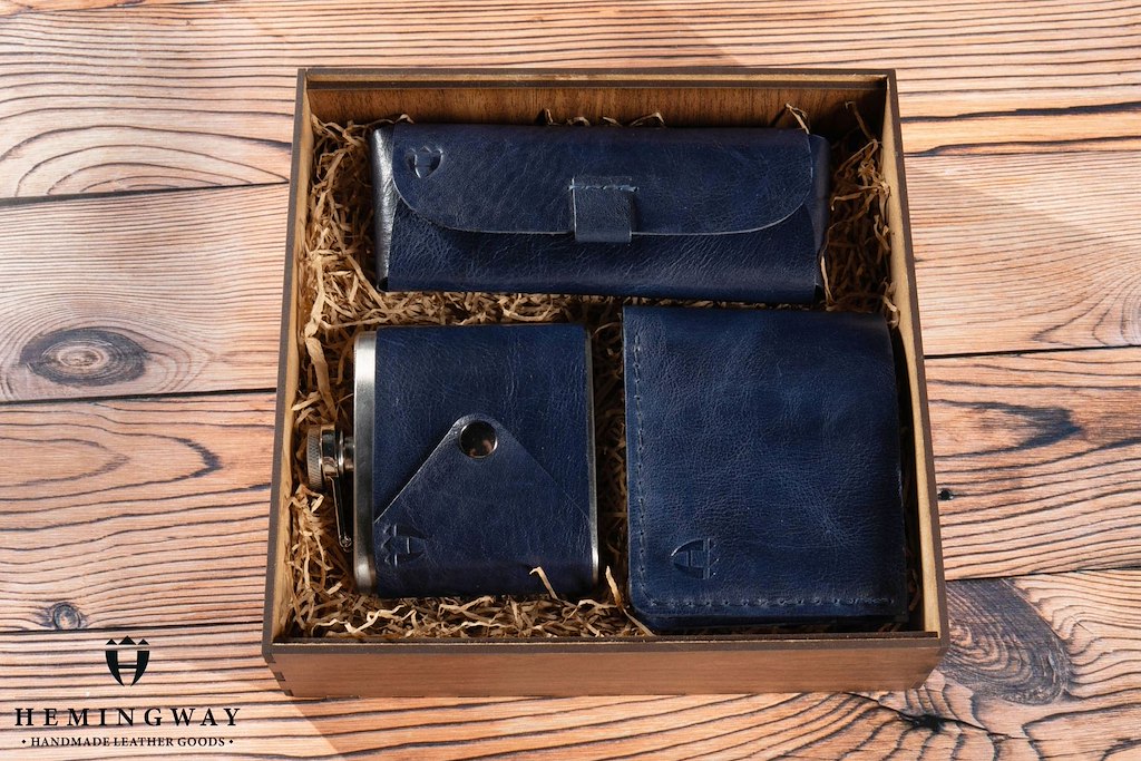 Dakota Gift Box - Navy Blue