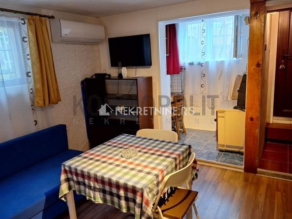 Voždovac, TC Stadion, Medakovićeva, 0.5, 22m2, 49000 EUR