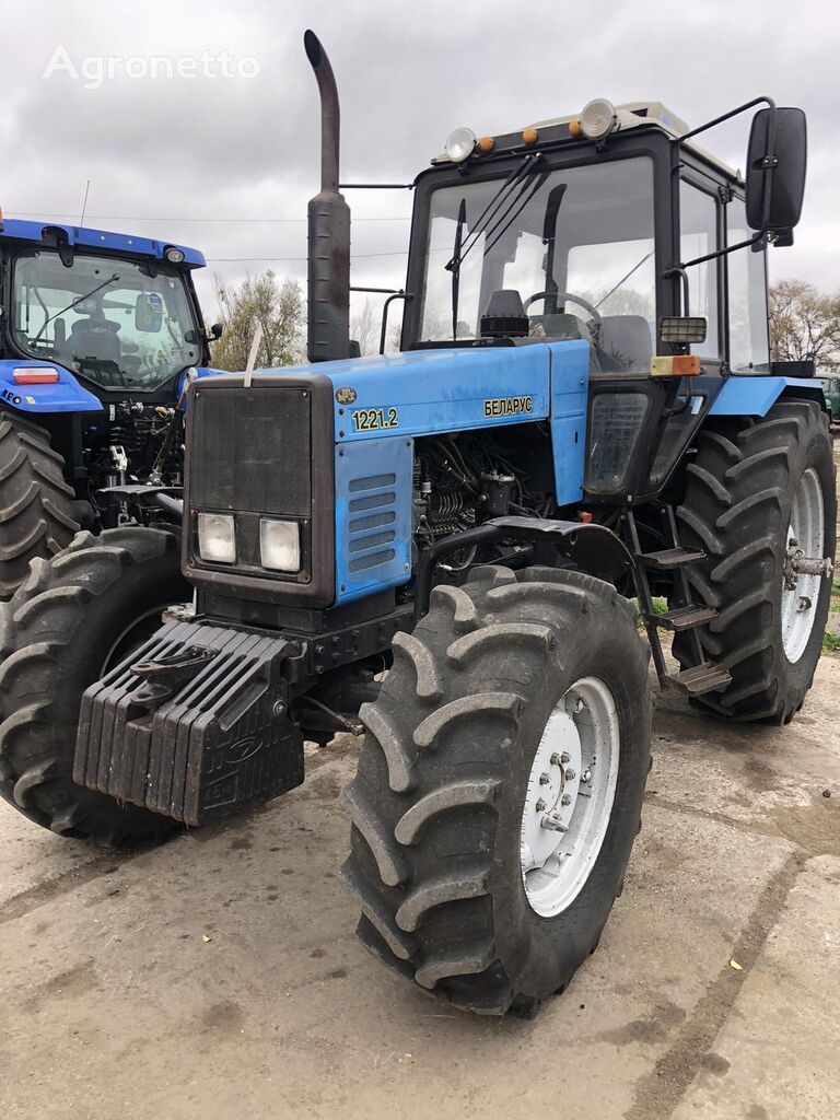 MTZ Belarus 1221 traktor točkaš