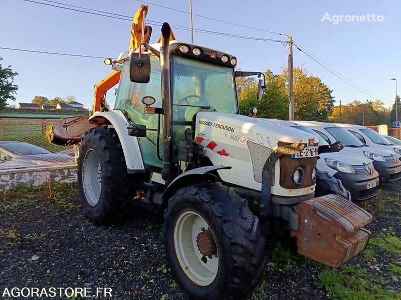 Prodaje se Massey Ferguson 6445 traktor točkaš na aukciji