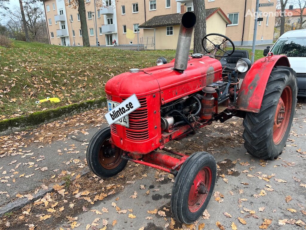 Prodaje se Volvo T 23 traktor točkaš na aukciji