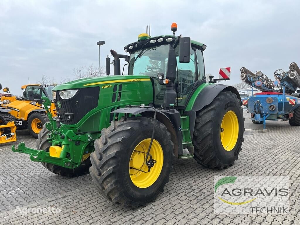 John Deere 6250R traktor točkaš