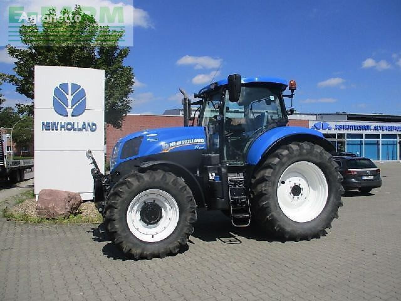 New Holland t7.200 ac traktor točkaš