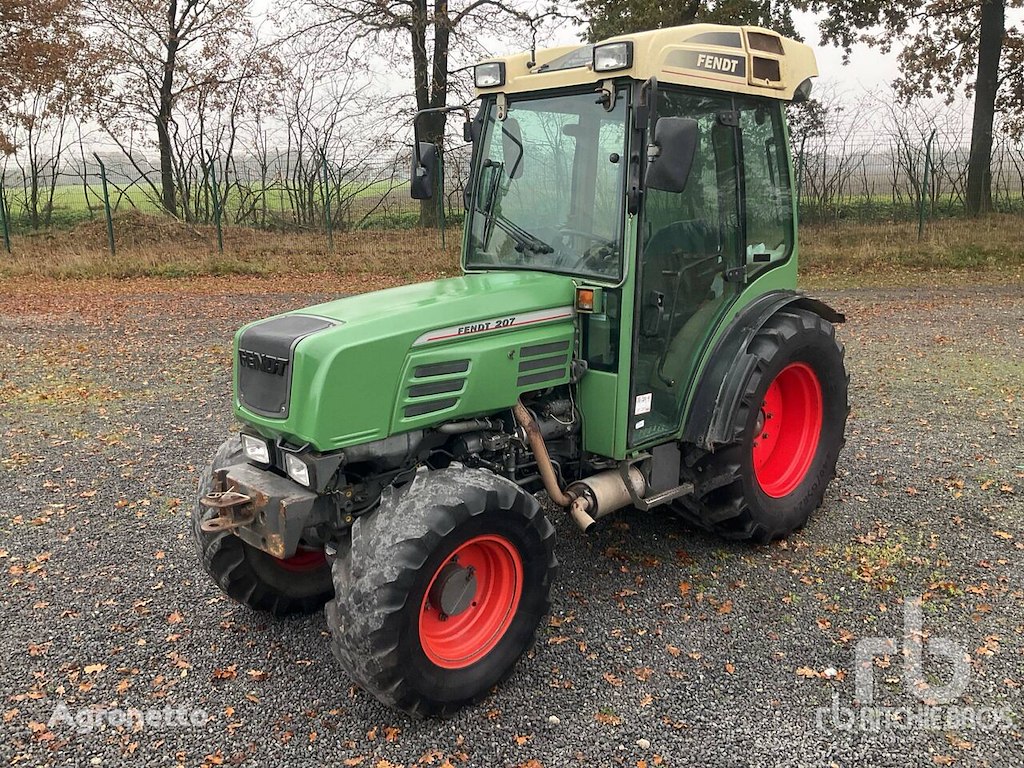 Prodaje se Fendt 207 traktor točkaš na aukciji