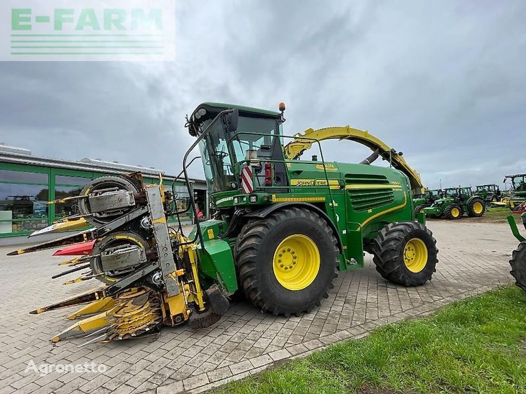 John Deere 7450 krmni kombajn