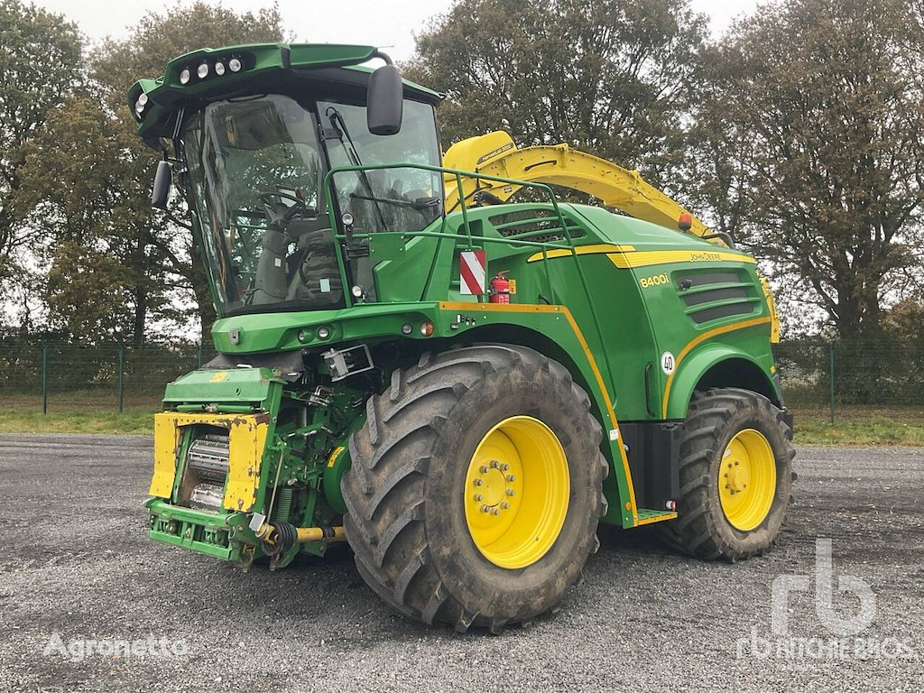 Prodaje se John Deere 8400I krmni kombajn na aukciji