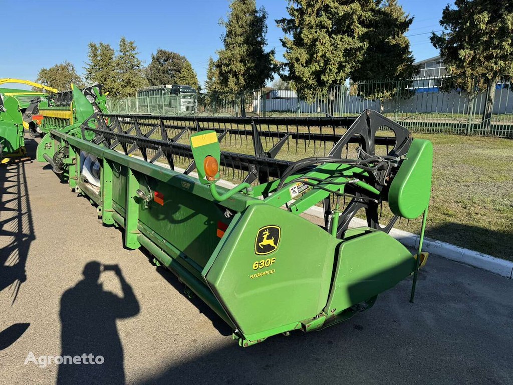 John Deere 630F adapter za žito