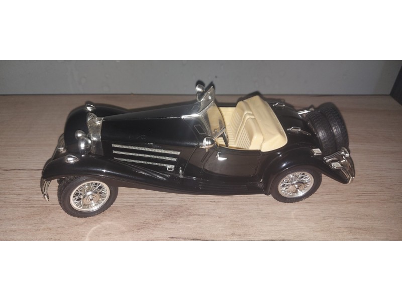 Burago Mercedes Benz 500K Roadster (1936) 1/18