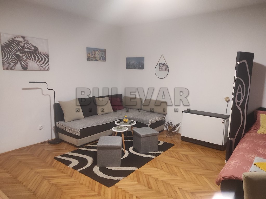 Jednosoban stan, 35 m2, Centar, Obrenovićeva ID: i-012757