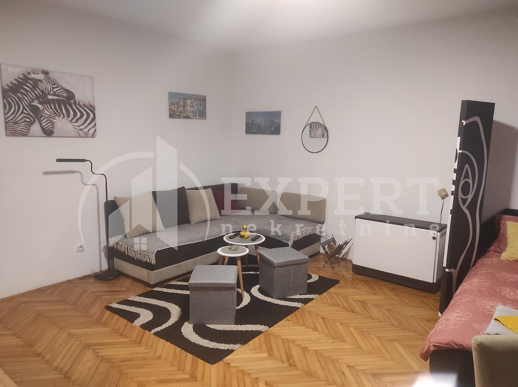 Jednosoban stan, 35 m2, Centar, Obrenovićeva ID: i-012757