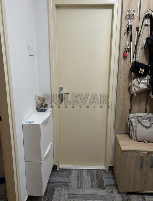 četvorosoban stan, 45 m2, Medijana, Bulevar Nemanjića ID: p-012771