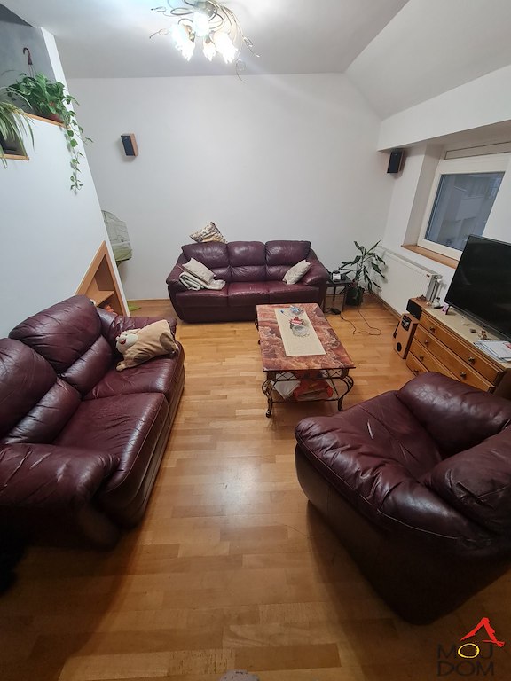 Stan,NOVI SAD,CENTAR,kv: 76, € 185400, ID: 1029394